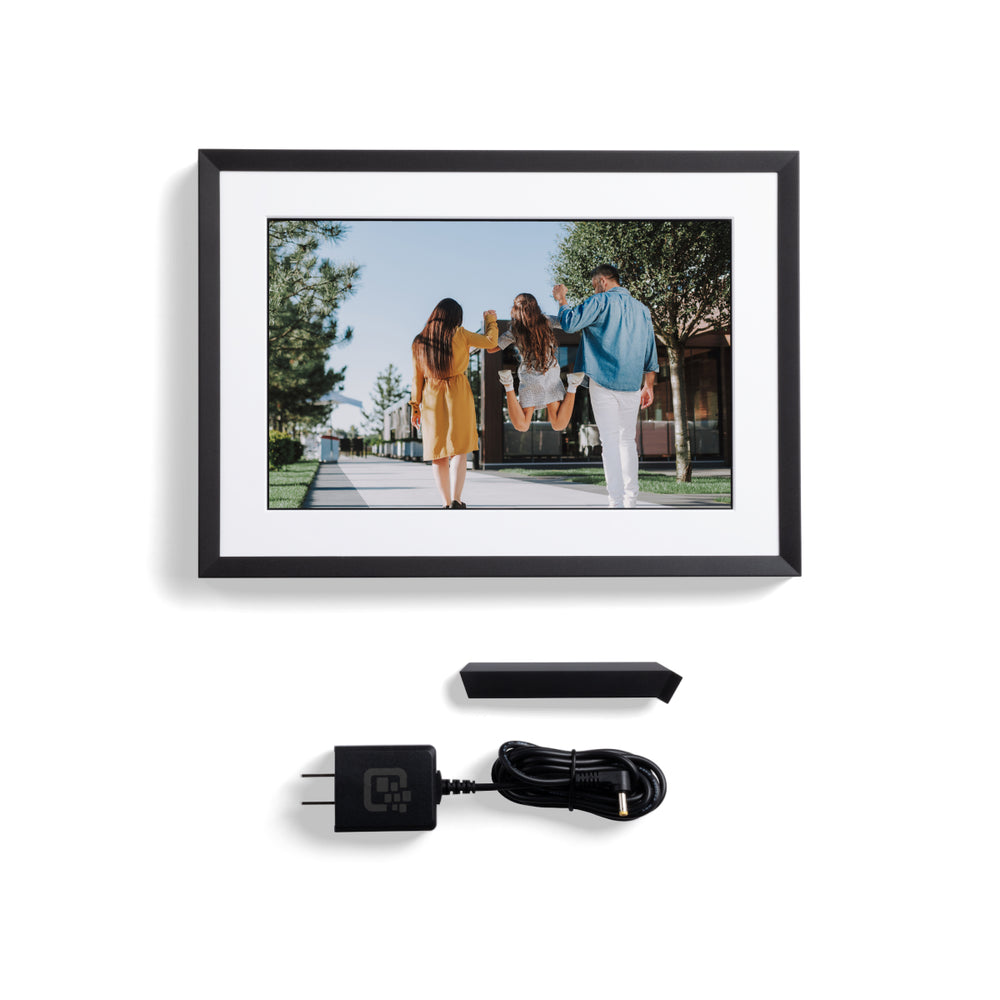 PhotoSpring View Battery Powered 10in Digital Picture Frame